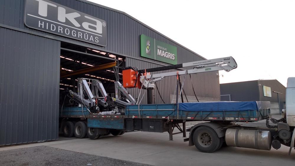 Nuevo arribo de equipos desde Brasil - Hidrogrúas TKA