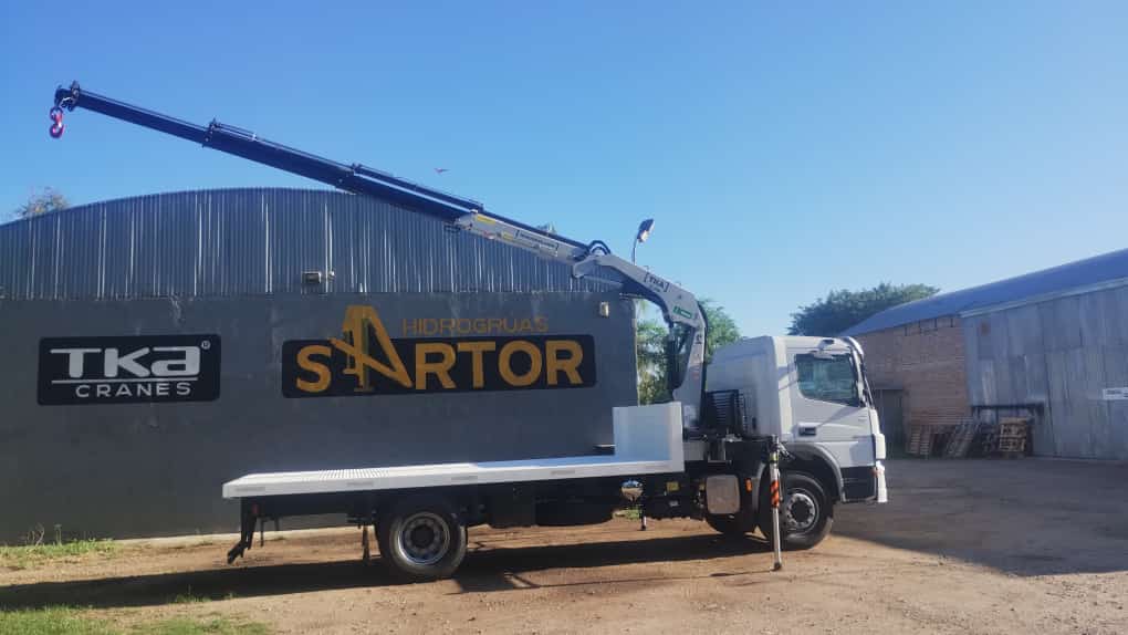 Tercer equipo TKA para Moldear Piletas y Premoldeados - Hidrogrúas TKA